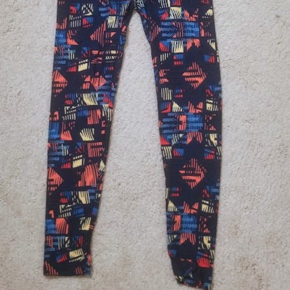 LuLaRoe | Pants & Jumpsuits | Geo Print Lula Roe Leggings One Size Fits ...